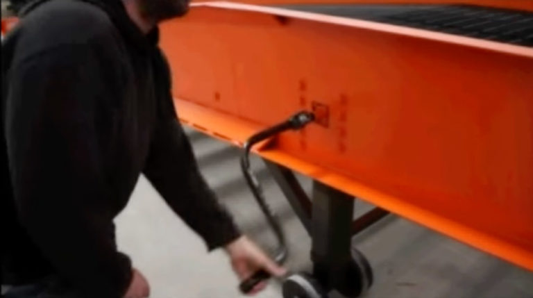 How To Move a Portable Yard Ramp - ITz - INDUSTRIAL TOOLz