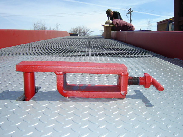 How To Move a Portable Yard Ramp - ITz - INDUSTRIAL TOOLz